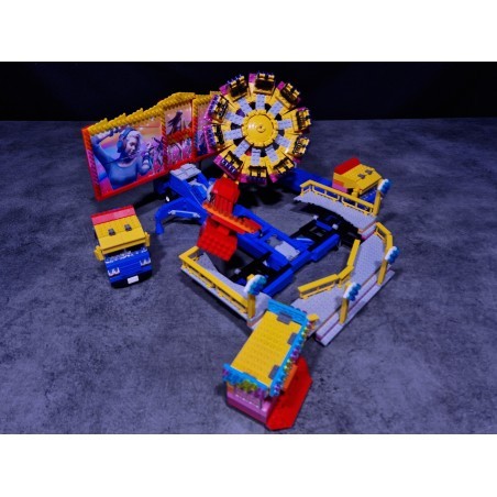 Heavy Rotation - LEGO® bricks fairground attraction
