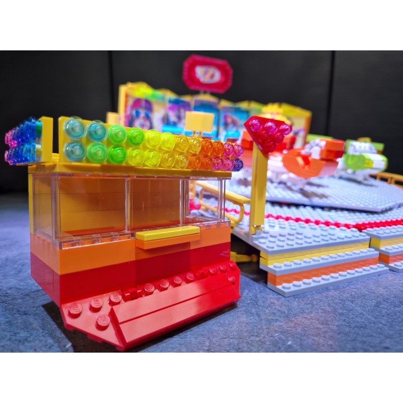 Break Dance - LEGO® bricks fairground attraction